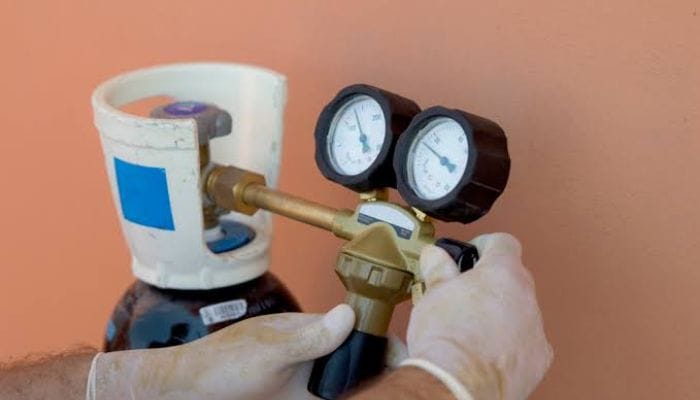 Memahami Tekanan Normal Freon AC 1/2 PK Saat Isi Freon
